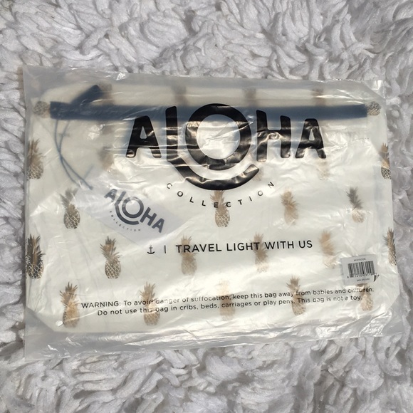ALOHA Collection | Bags | Aloha Collection Drywet Travel Pouch | Poshmark